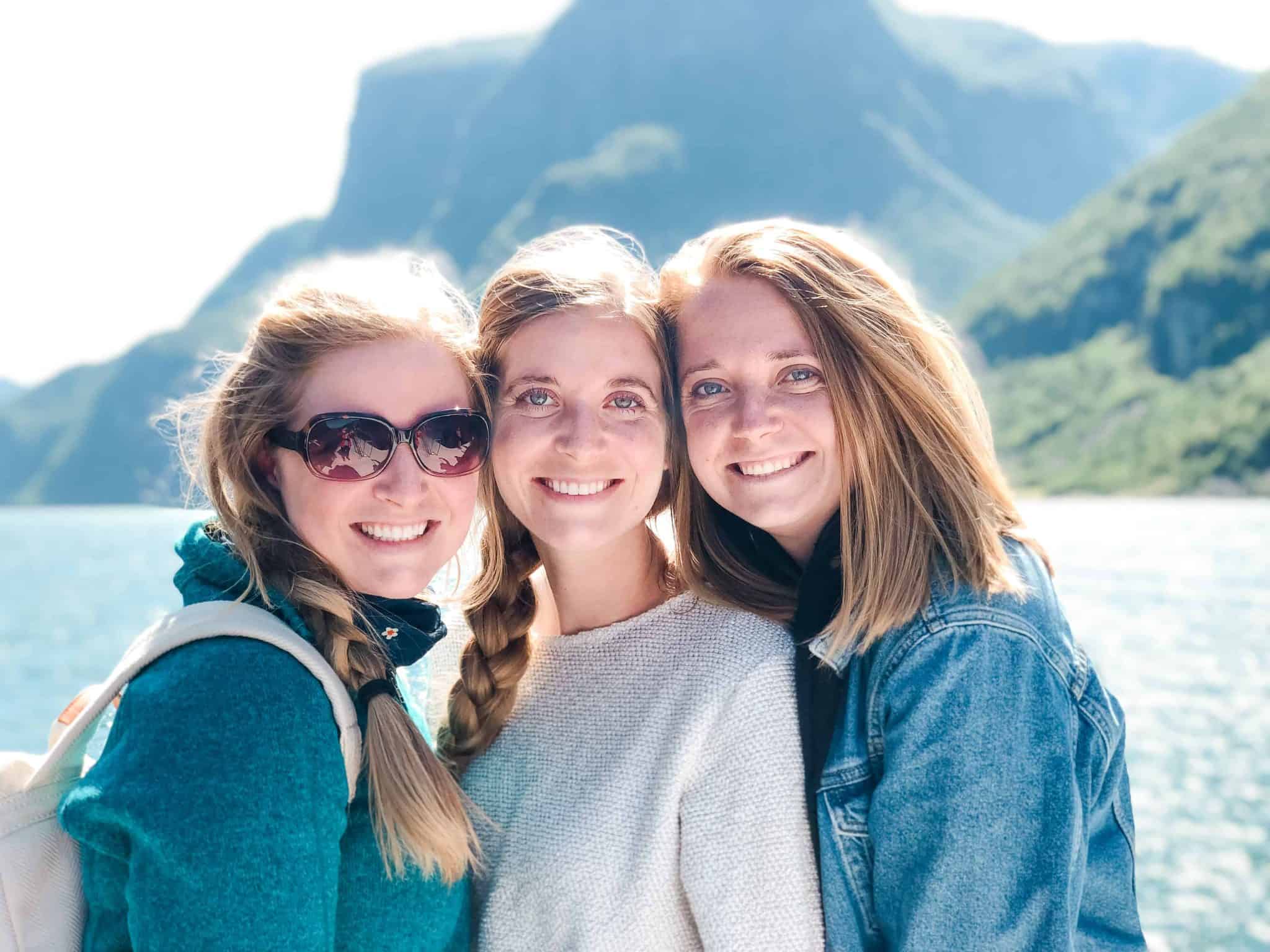 Christmas Simmer Pot Recipe (Easy Stovetop Potpourri) - Fox Farm Home