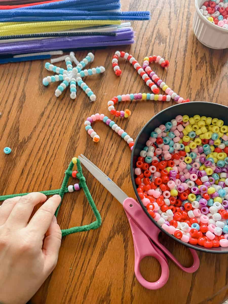 How To Make A Pipe Cleaner Christmas Tree Ornament - Fox Farm Home