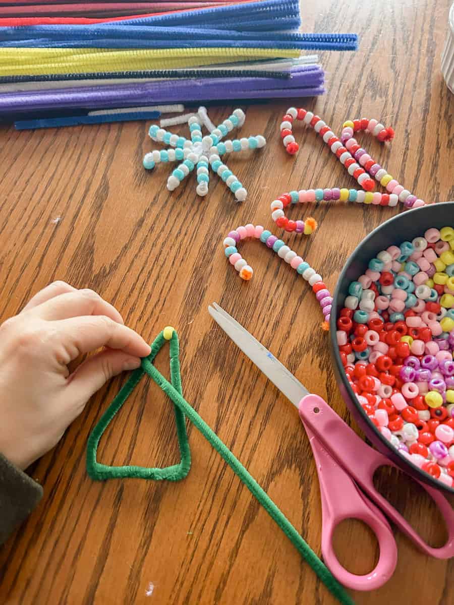 How To Make A Pipe Cleaner Christmas Tree Ornament - Fox Farm Home