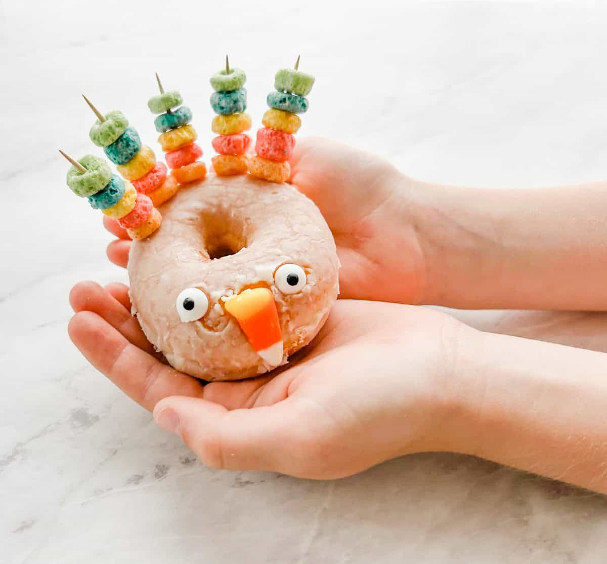 Turkey Donuts | A Fun Thanksgiving Dessert - Fox Farm Home