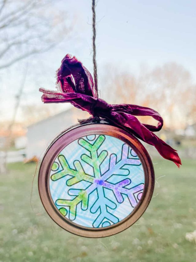 Christmas Ornament Suncatcher Craft - Fox Farm Home