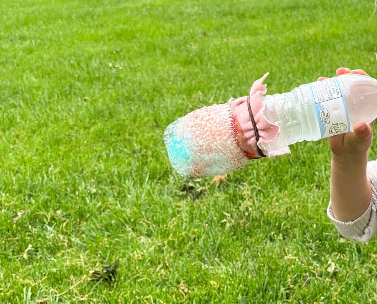 How to Make Rainbow Bubble Snakes - Fox Farm Home